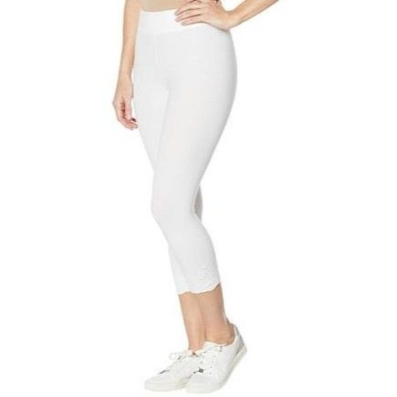HUE | Pants & Jumpsuits | Hue White Embroidered Eyelet Hem Capri 74845 Size Medium | Poshmark